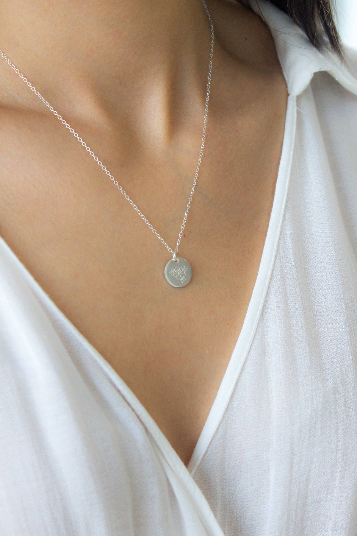 Birth Flower Necklace Silver — Violette Boutique